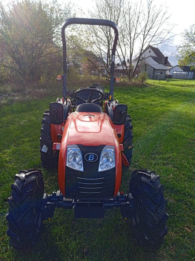 Branson 2500HL Hydrostat Traktor Schlepper Acker Wald Kommune SBF – SB ...